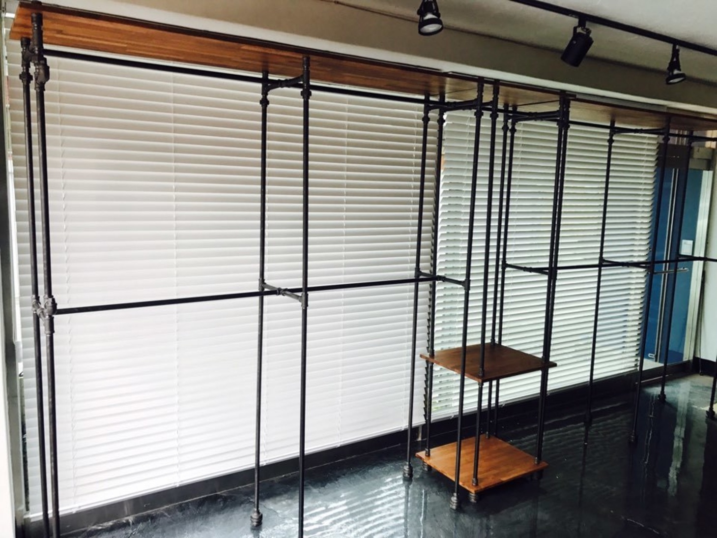 파이뽕파이프인테리어파이프인테리어파이프행거파이프선반파이프조명파이프테이블파이프디자인빈티지빈티지인테리어셀프인테리어인더스트리얼diy행거선반조명