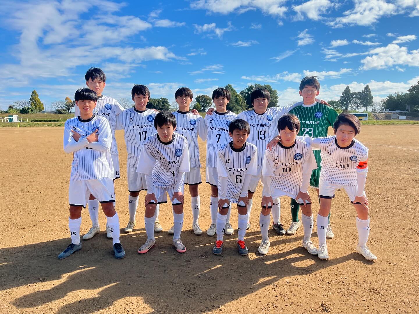 Top U15リーグ VS EXITO YOKOHAMA 7-0 西田x3、イチカ、キンジ、リト、アキ ハイライン、ハイプレスの相手に対して、オフサイドを20回近く取られるような形で苦戦するも ...