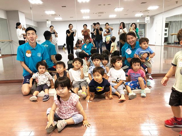tss-kids???? . 東急スイミングスクールたまプラーザでは 毎月1週目〜3週目の金曜日に 未就園児に向けた体操スクールを開講しており ...